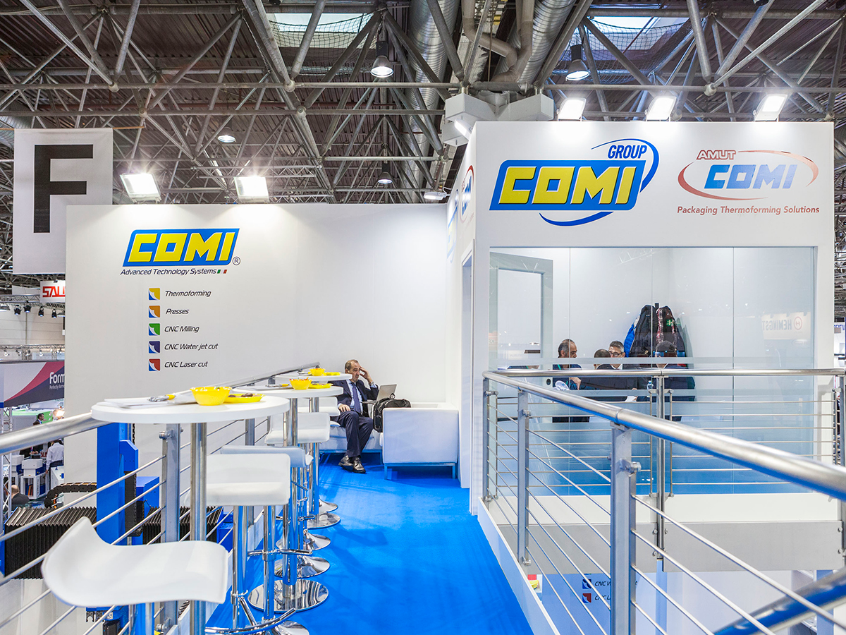 ALLESTIMENTO STAND FIERISTICO | K | Comi